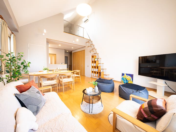 ザ・グローバルタワー新居浜中心地*最大６名*最新プロジェクターで映画館気分*コンビニ・スーパー２分A - Niihama