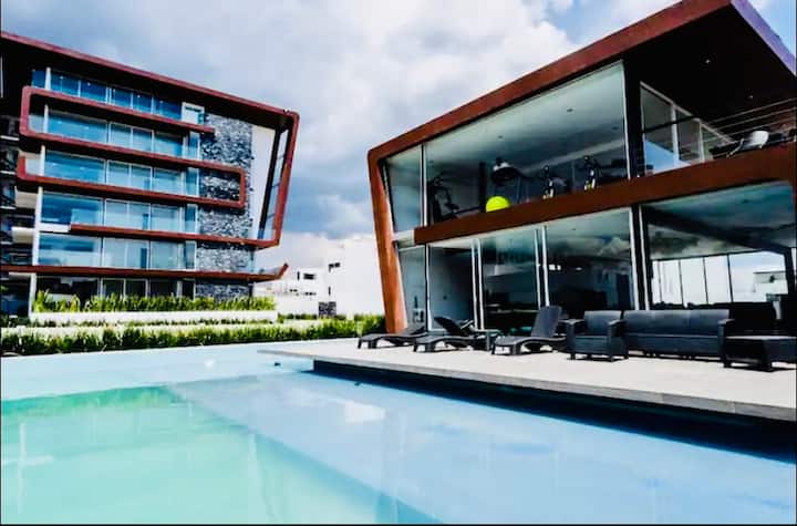 Depa Con Piscina, Súper Amplio Y Siempre Limpio - Querétaro