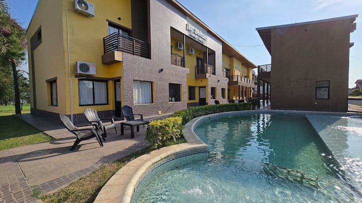 Cuadruple, Piscina, Cochera, Desayuno Incluido - Federación