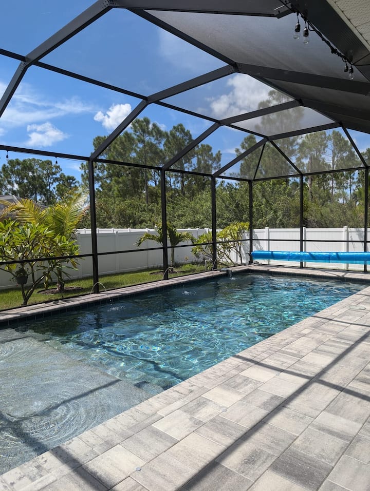 Modern Oasis- Beautiful Home With Heated Pool - 노스 포트