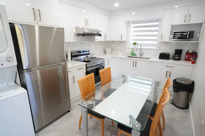 New 2 Bedroom Near Airport, Guestsuite, Ac - Vancouver