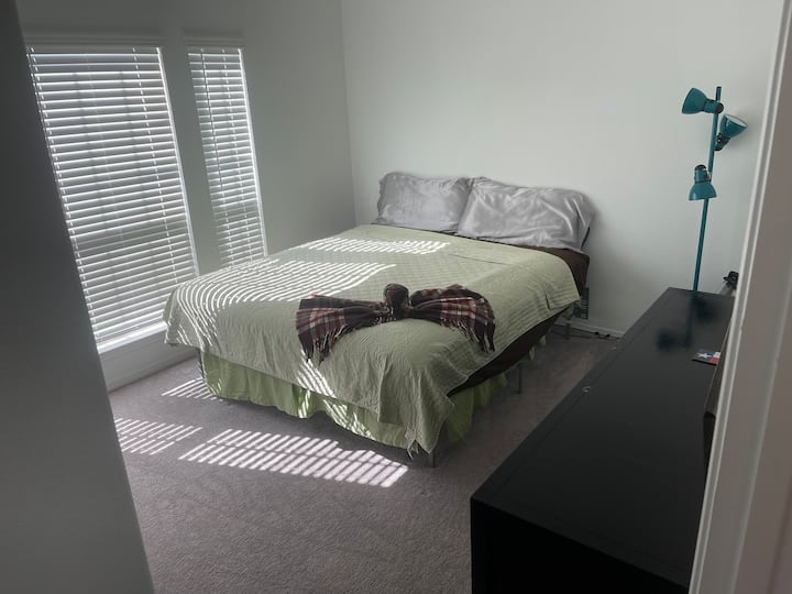King Bed & Kid Room With Bunkbed - Richmond, TX