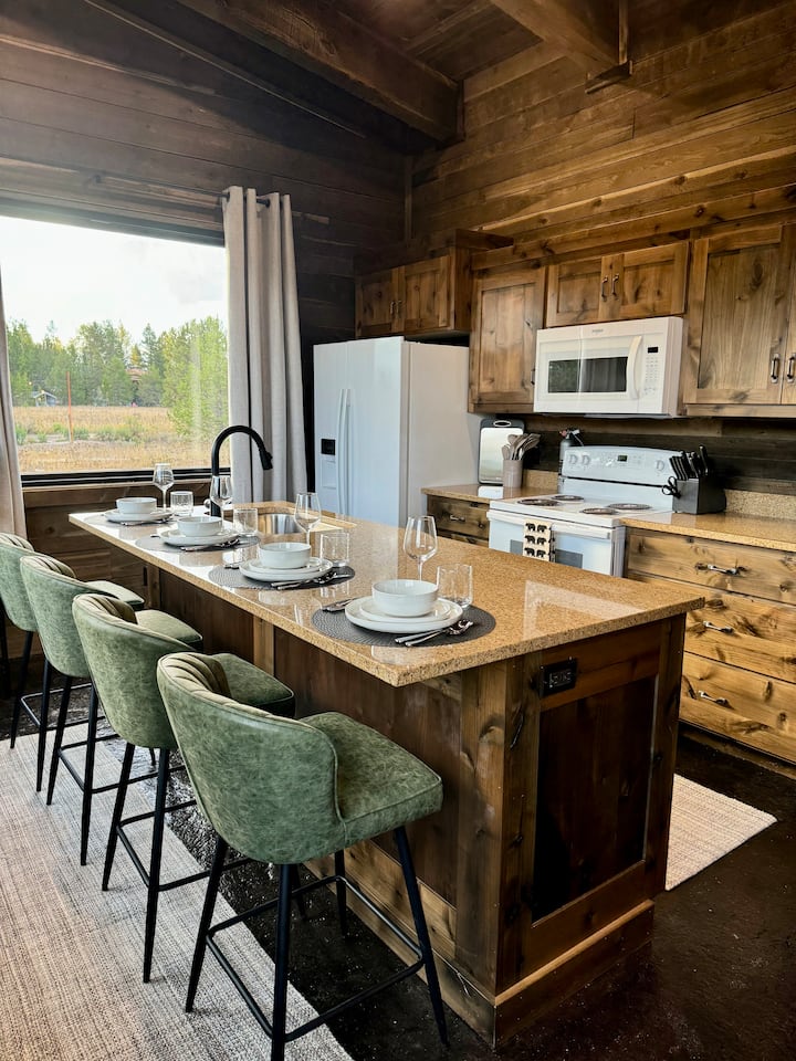 Pinion Pines Chalet #1 - Ac+wifi+pet Friendly - Island Park, ID