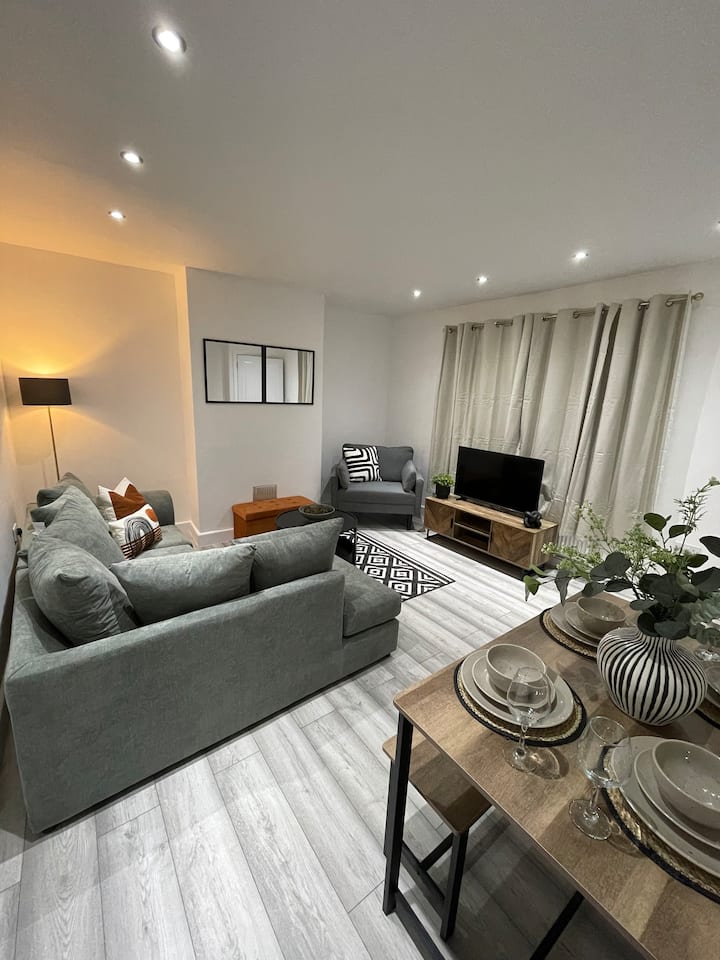 3 Bed House 10 Min Walk To Dartford Town Centre - Dartford