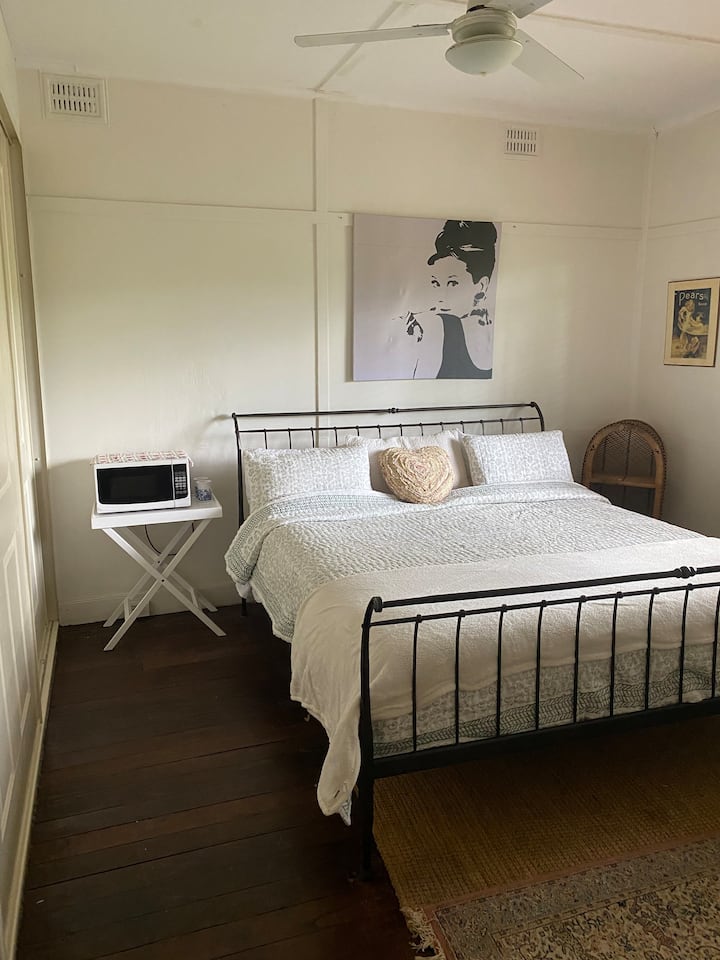 Luxury King Size Room/bed. - セントラルコースト