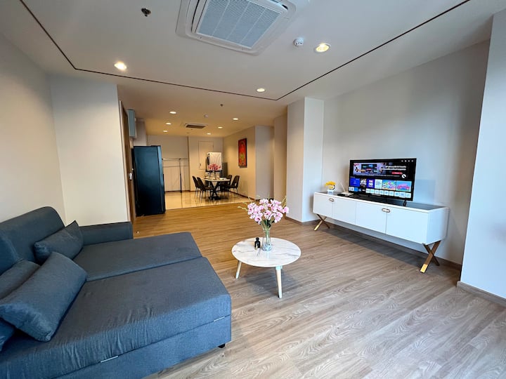 303 Sathorn111: Modern 2BR, Pool & Gym Access - Serviced apartments for ...