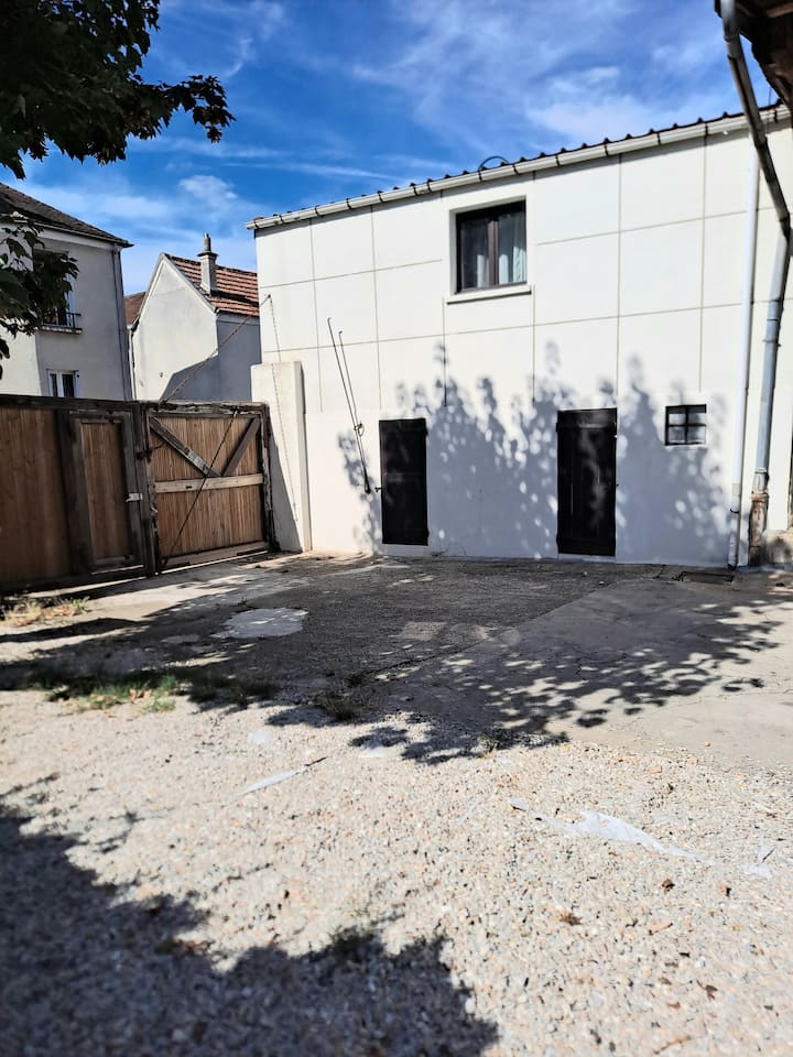 Maison Idéal Groupe Avec Parking - Brie-Comte-Robert