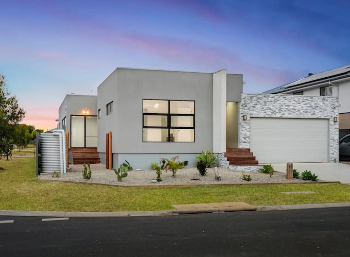 Modern Island Escape - Phillip Island