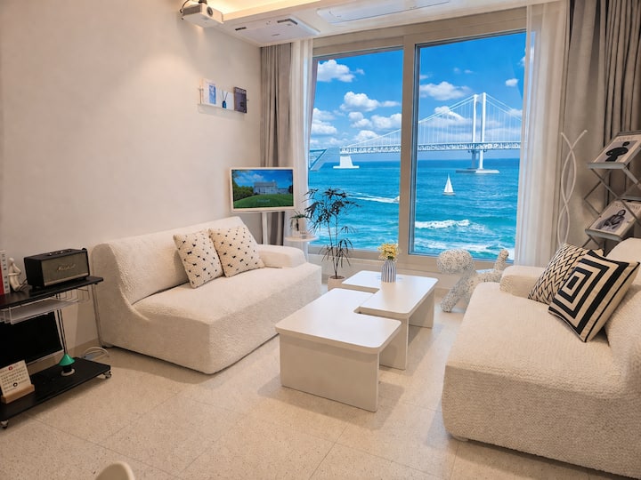 광안대교오션뷰#해수욕장#감성숙소#해변가#밀락더마켓#정수기설치#호캉스#힐링#광안오션뷰숙소 - Busan