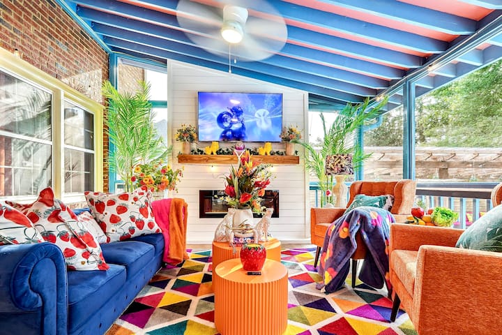 Heated Pool / Movie Theater/ King Bed/ Gym/ Arcade - Snellville, GA