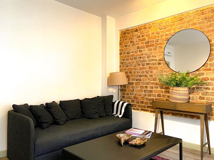 Cihangir Flat With Rooftop Terrace & Sea Views - İstanbul