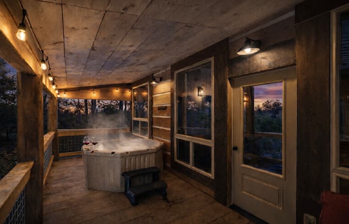 Rustic Romantic Cabin*hottub*dogs*1/4 Mi To Lake - Deep Creek Lake, MD