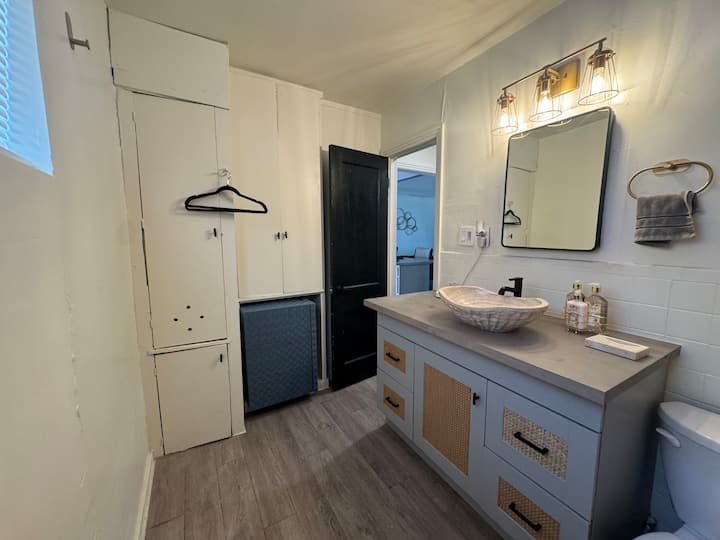 Stylish & Cozy Apt Near Amarillo Civic Center - Amarillo, TX