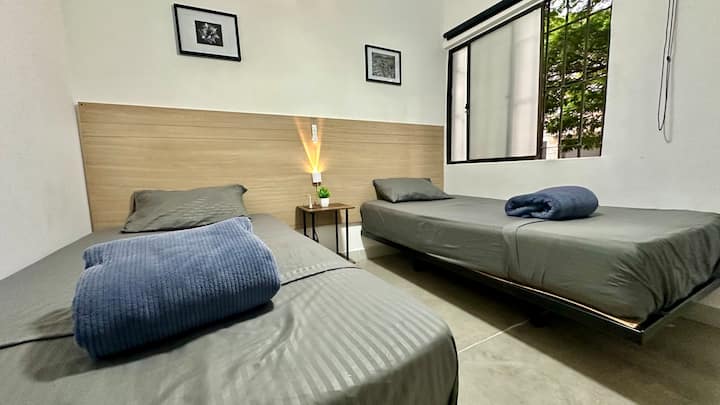 Habitación Baño Privado Cerca A Unicentro, 2 Camas - Medellín