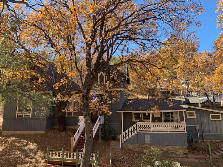 Victorian Charmhouse-pet Friendly/sleeps 6/hot Tub - Julian, CA