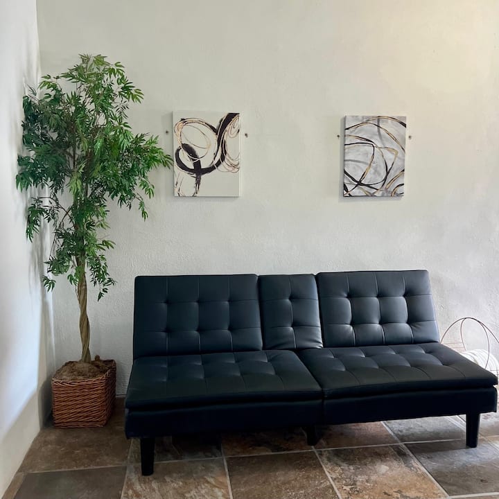 Nuevo,  Moderno Y Centrico Departamento - Laredo, TX