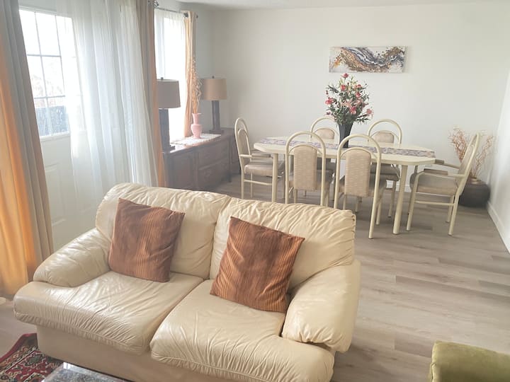 Second Floor House In Winnipeg - Winnipeg