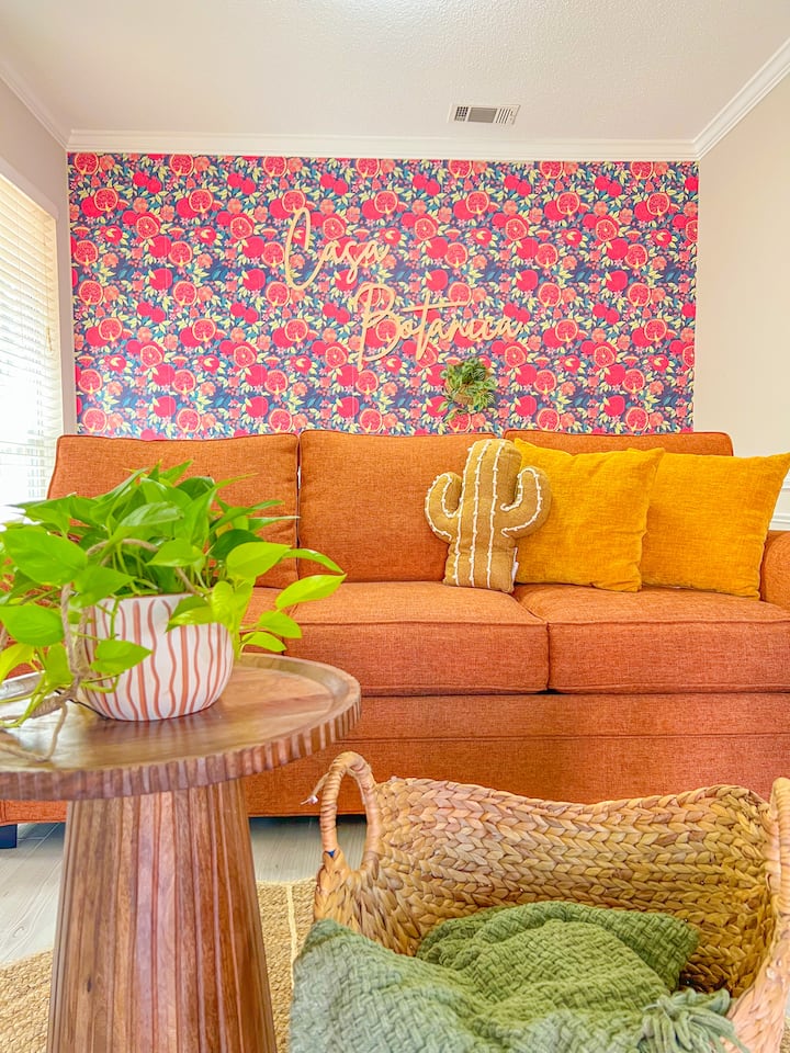 Stay Near Gulfstream, Outlets & Airport | Parking - Pooler, GA