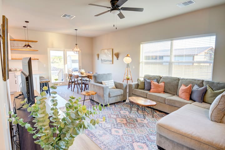 Cedar Lodge At Little Ranches- 5 Min To Square! - Wimberley, TX