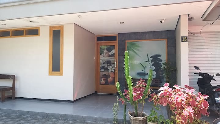 Rumah Nirwana Dekat Kampus Unej - Jember