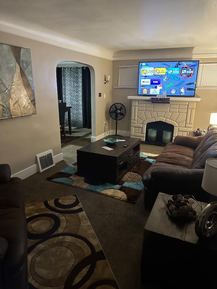 Cozy And Comfortable Stay - Grosse Pointe, MI