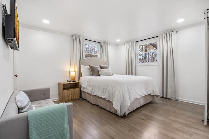 Private Basement W/ Kitchen, & Patio. - Woodbridge, VA