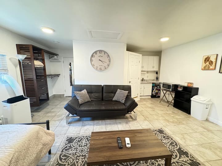 Private Studio Near Biola, Disneyland - Buena Park, CA