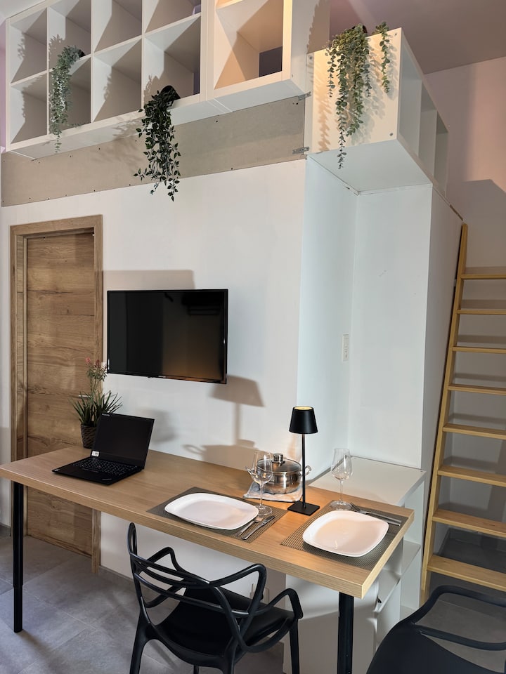 Studio 25m² - 2 Lits Dbl - Aéroport & Haute ÉColes - Charleroi