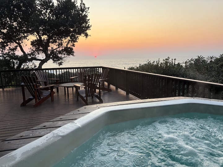 Bon-up-a-tree Log House With Jacuzzi, Ocean Views - Port Edward