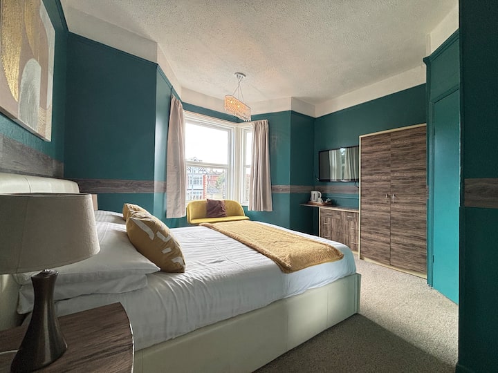 Large Double Room - Totnes