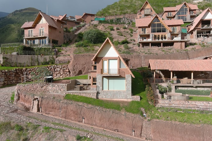 House In Huayoccari , Sacred Valley , Urubamba,pe - Madre de Deus
