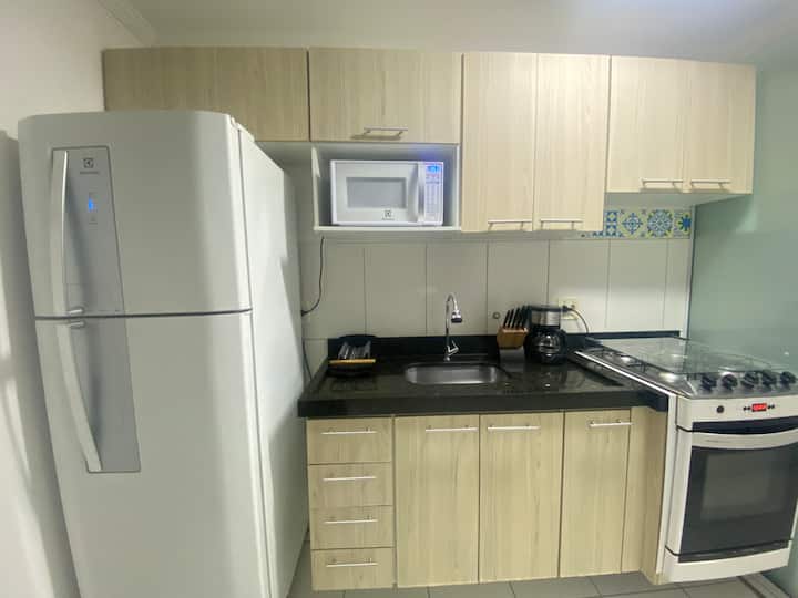 Apto 2q C/ Suíte • Wi-fi • Portaria E Mercado 24h - São José dos Campos