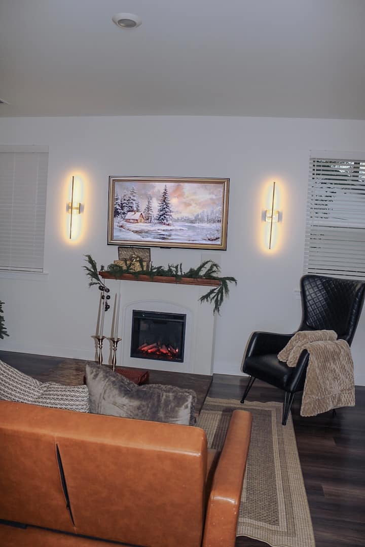 Spacious Family Getaway| 5 Minute Uptown Charlotte - Charlotte
