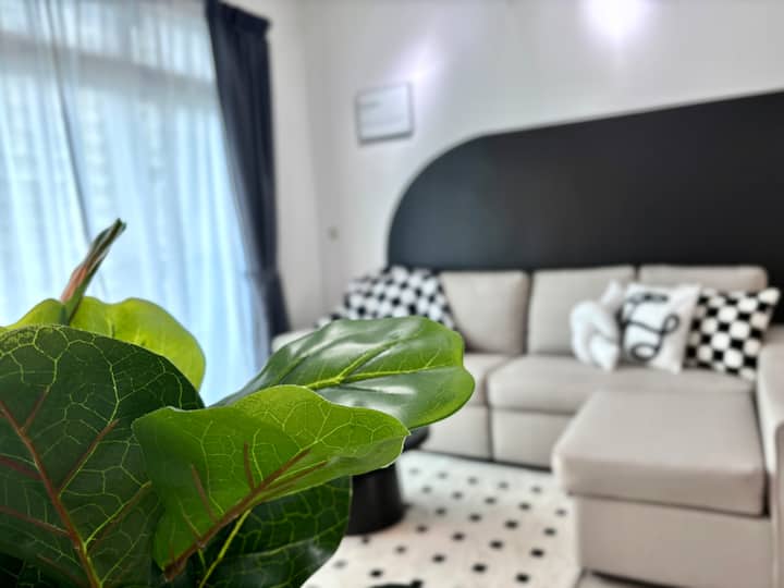 Twingalaxy 1-4pax Ins 2bed / 5min Ksl /Netflixwifi - Johor Bahru