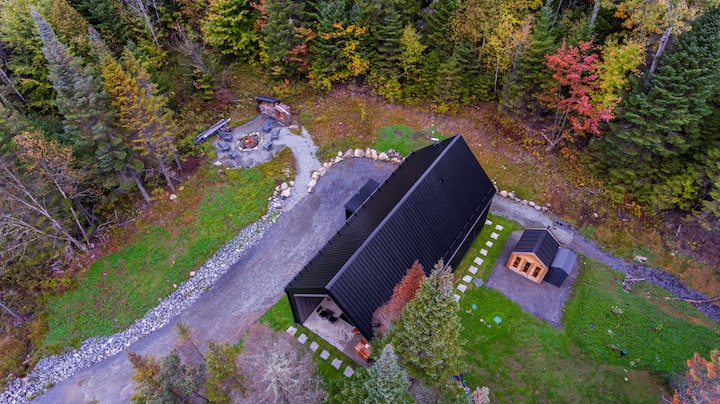 Scandi Spring Retreat | Sauna & Spa - Quebec