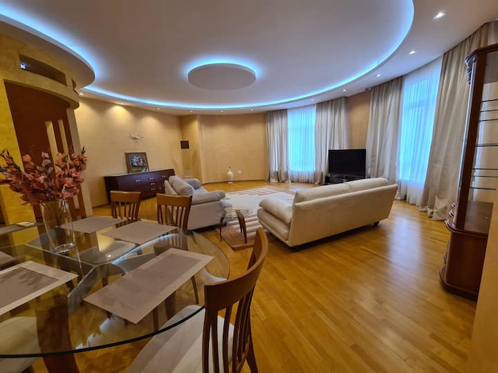Cozy Family Apartment - Baku