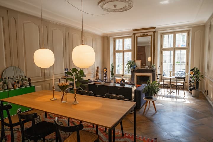 Old Town Apartment Next To Zytglogge - Berna