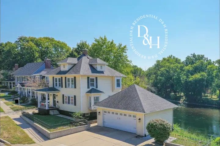 Irish River House - Walk To Nd! - South Bend, IN