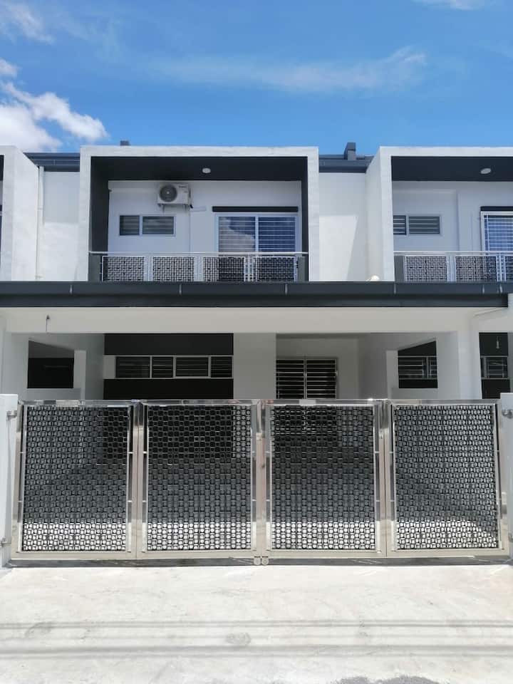 Home In Sibu - Sibu