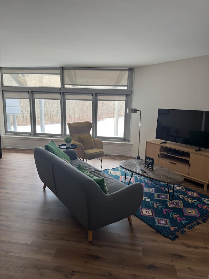 Stylish 1br | Free Gym |Free Parking| Cafe On Site - Danbury, CT