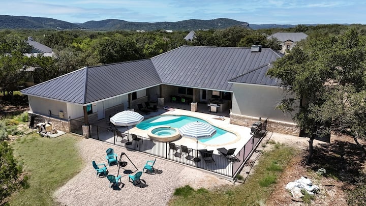 Near River~heated Pool~hot Tub~theater~playground - Concan, TX