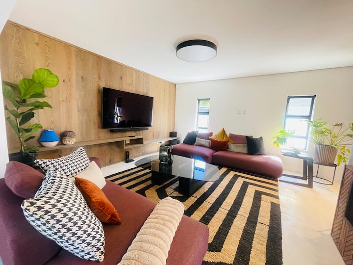 Santorini Villa In Blouberg - Parklands