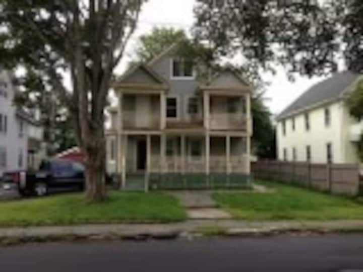 1st Fl. Shared Apt. Nice Space! - Litchfield, CT