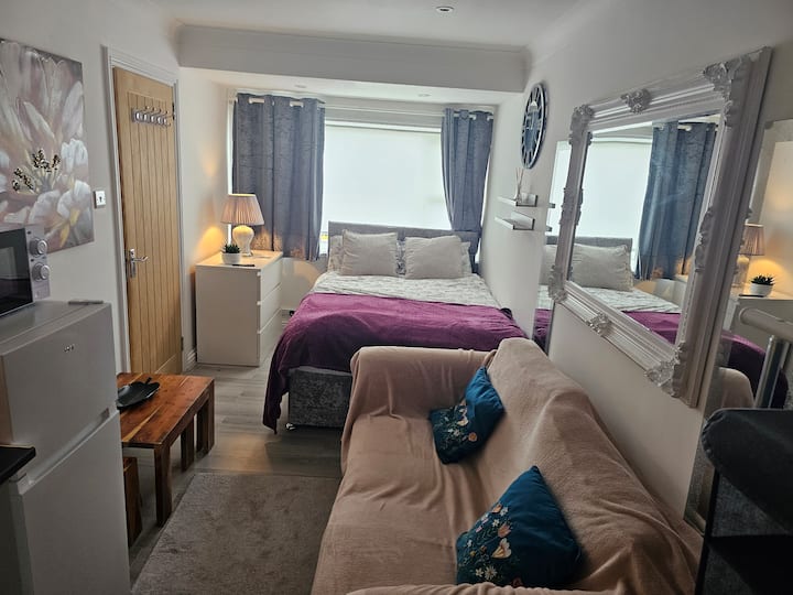 Double Room With Kitchenette - Kilmarnock