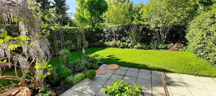 Large, Modern 2.5 Rooms Apartment Garden + Terrace - Munich