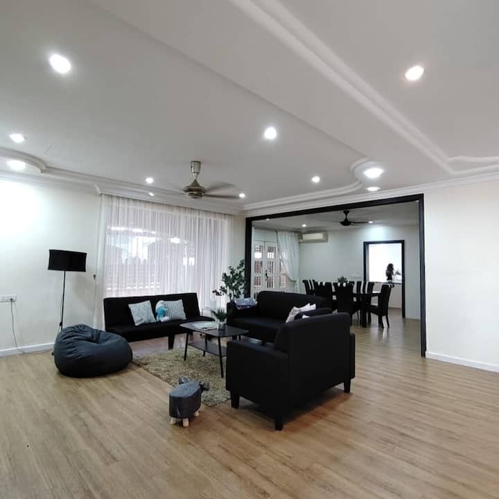Qq Homestay - Kluang