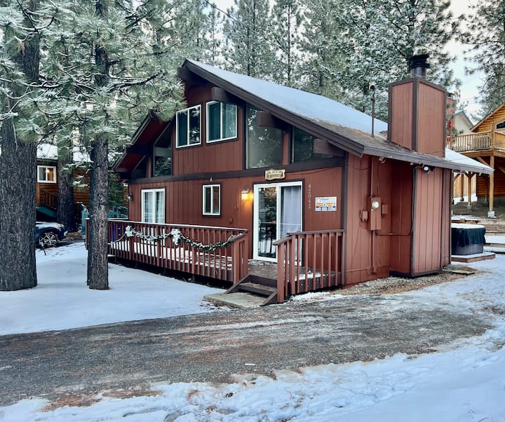 So Woodsy Cabin-spa | Ev Charger | Near Slopes - Big Bear Lake, CA