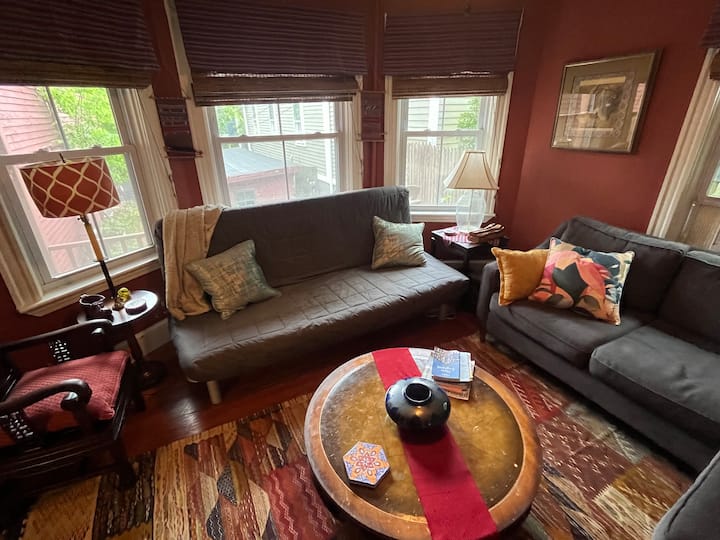 Charming East Side 2br - Providence, RI