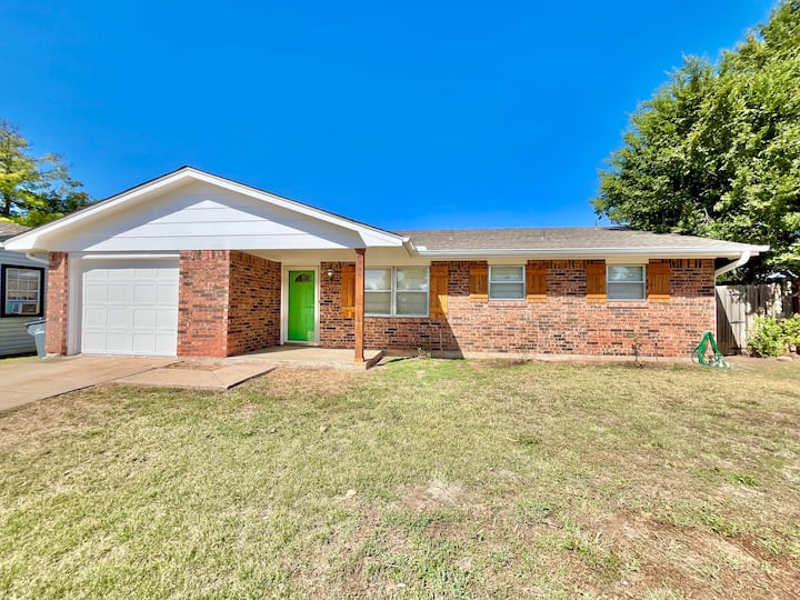 Country Cottage - Lawton, OK