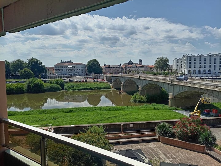 Grand Studio Vue Adour - Lit Queen Size - Balcon - Dax